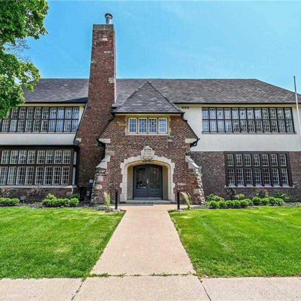 THE SCHOOL HOUSE – Niagara's Premier Homebuilder | PBG Family